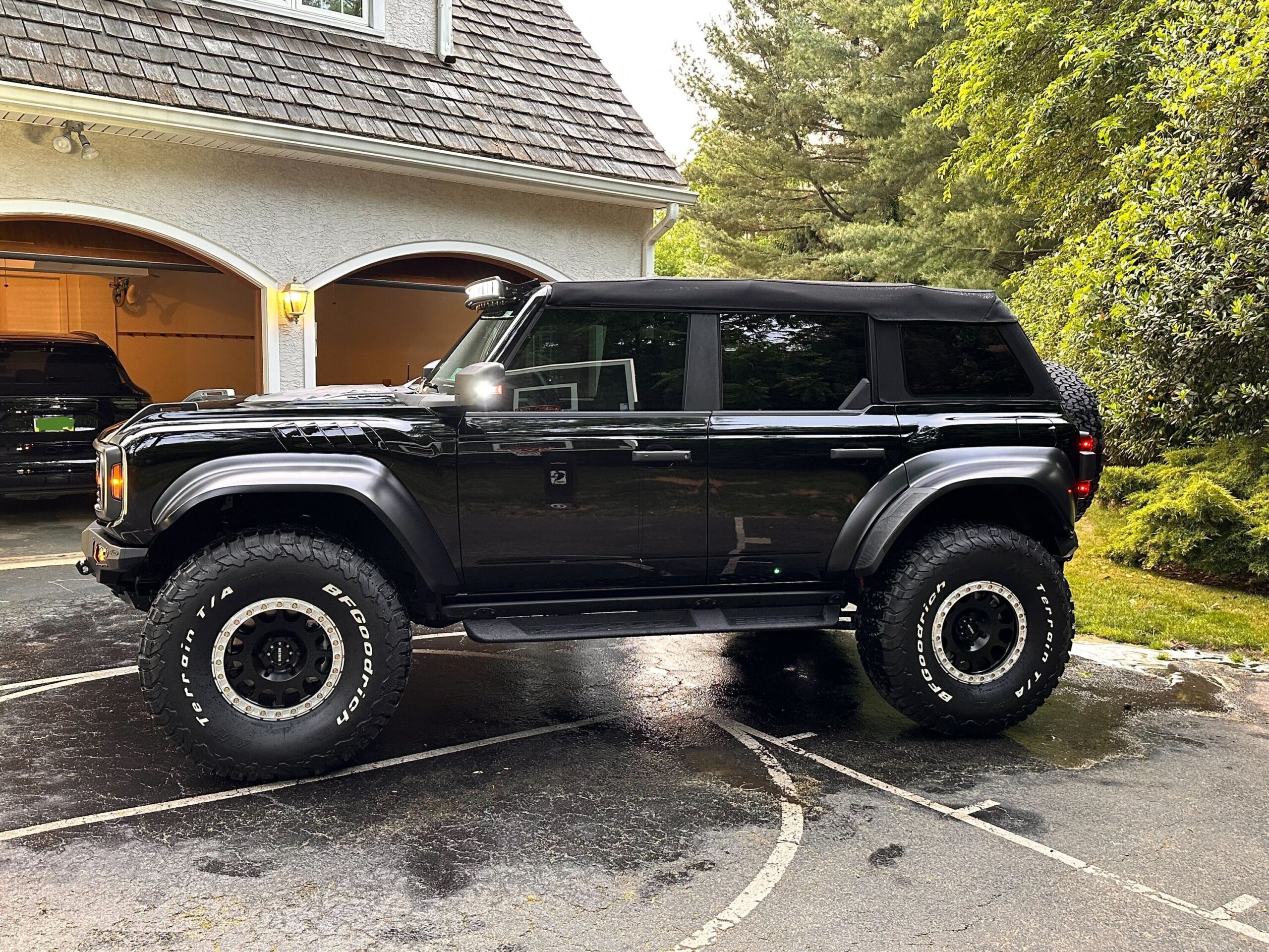 Bestop Skyrider Soft Top (and Bestop Trektop) installed on Bronco ...