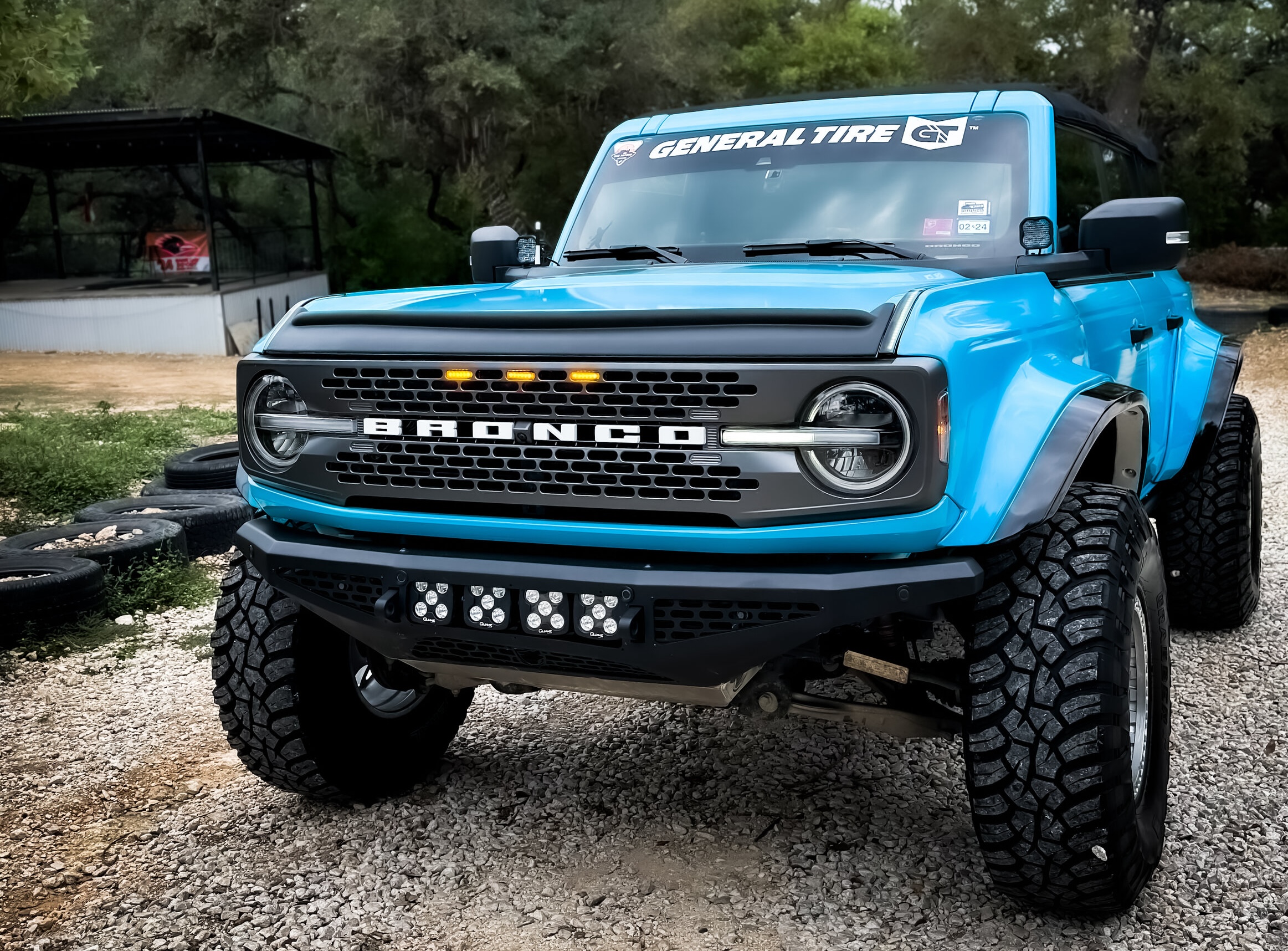 Metro Gloss Blu Glauco Vinyl Wrap on 8” ADV kit | Bronco6G - 2021+ Ford ...