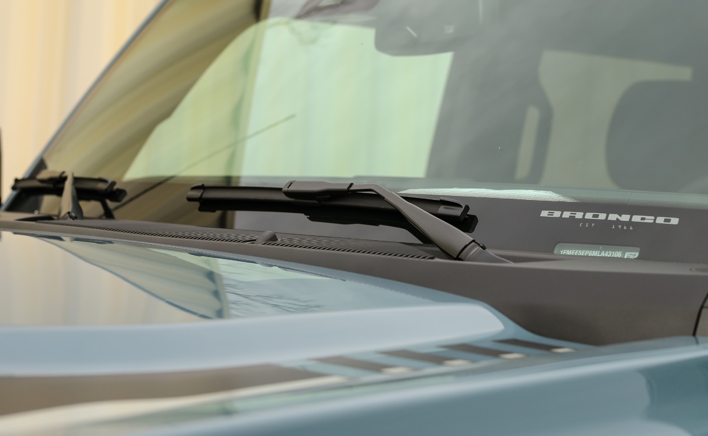 Customer Satisfaction Program 23B35 -- 2021-2023 Bronco windshield ...