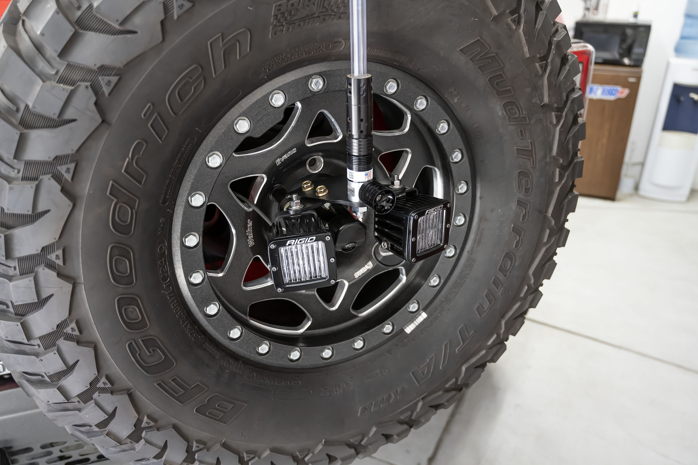 Lobo Off-Road Spare Tire Antenna/Whip & Light Mount Kits | Bronco6G ...