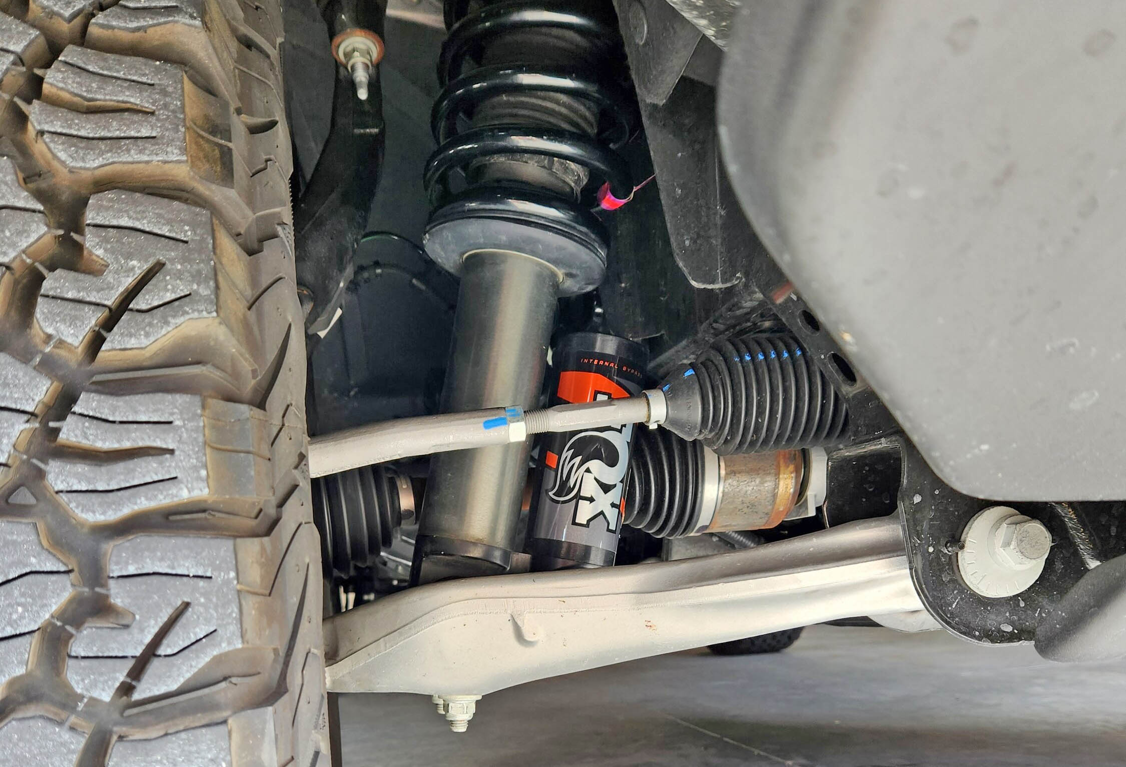 HOSS 3.0 Fox shocks installed on Bronco Badlands Non-Sasquatch (photos ...