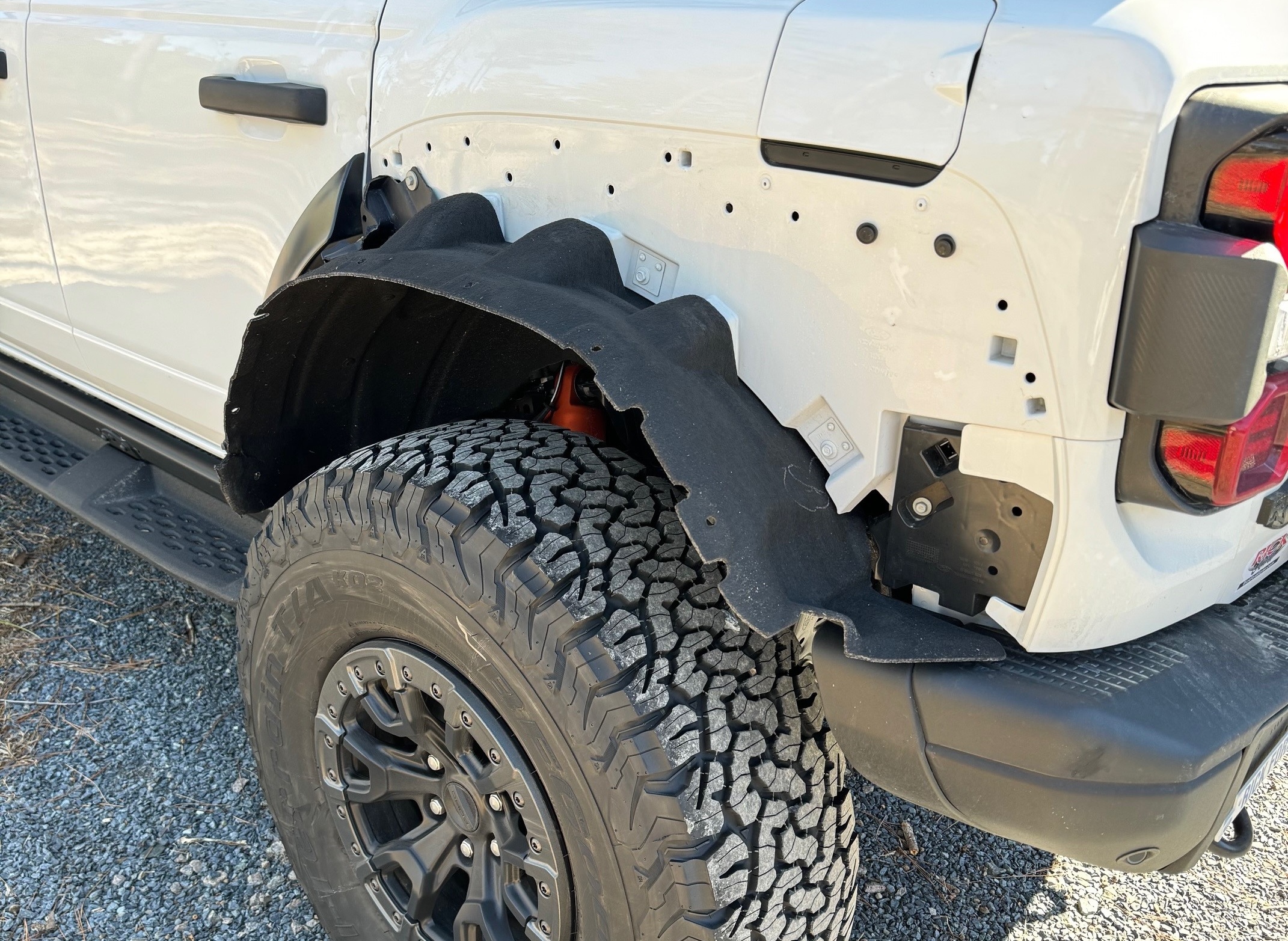 Bronco Raptor crash, protected by 37's and beadlock - bringing it home ...