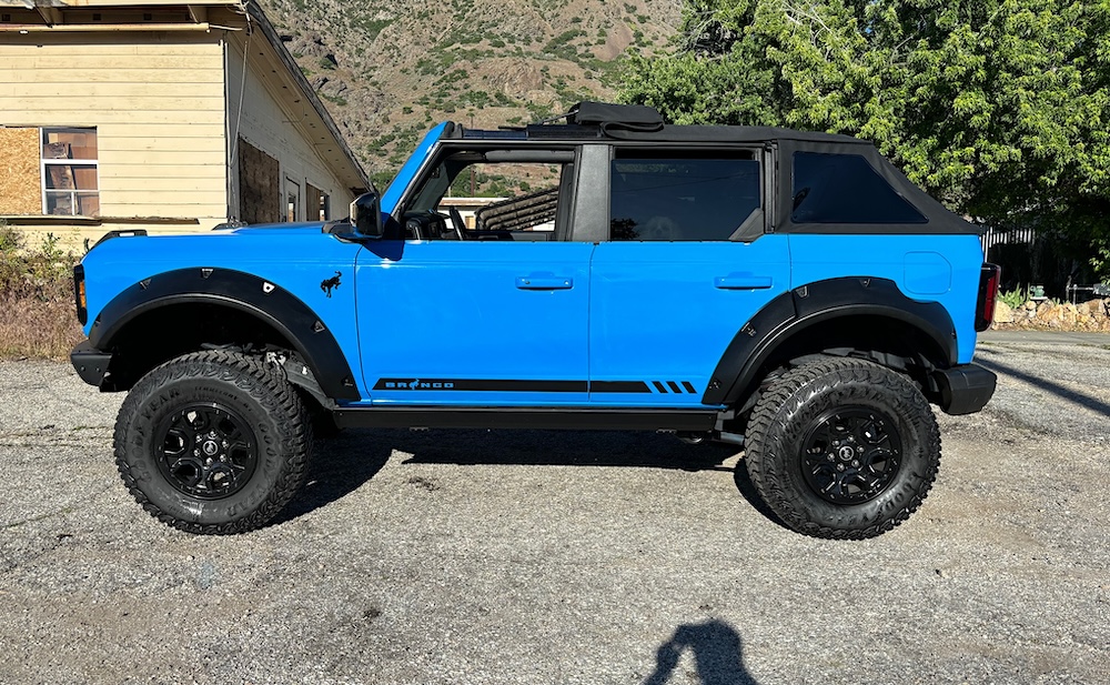 Bushwacker flares installed on custom paint Grabber Blue Bronco ...