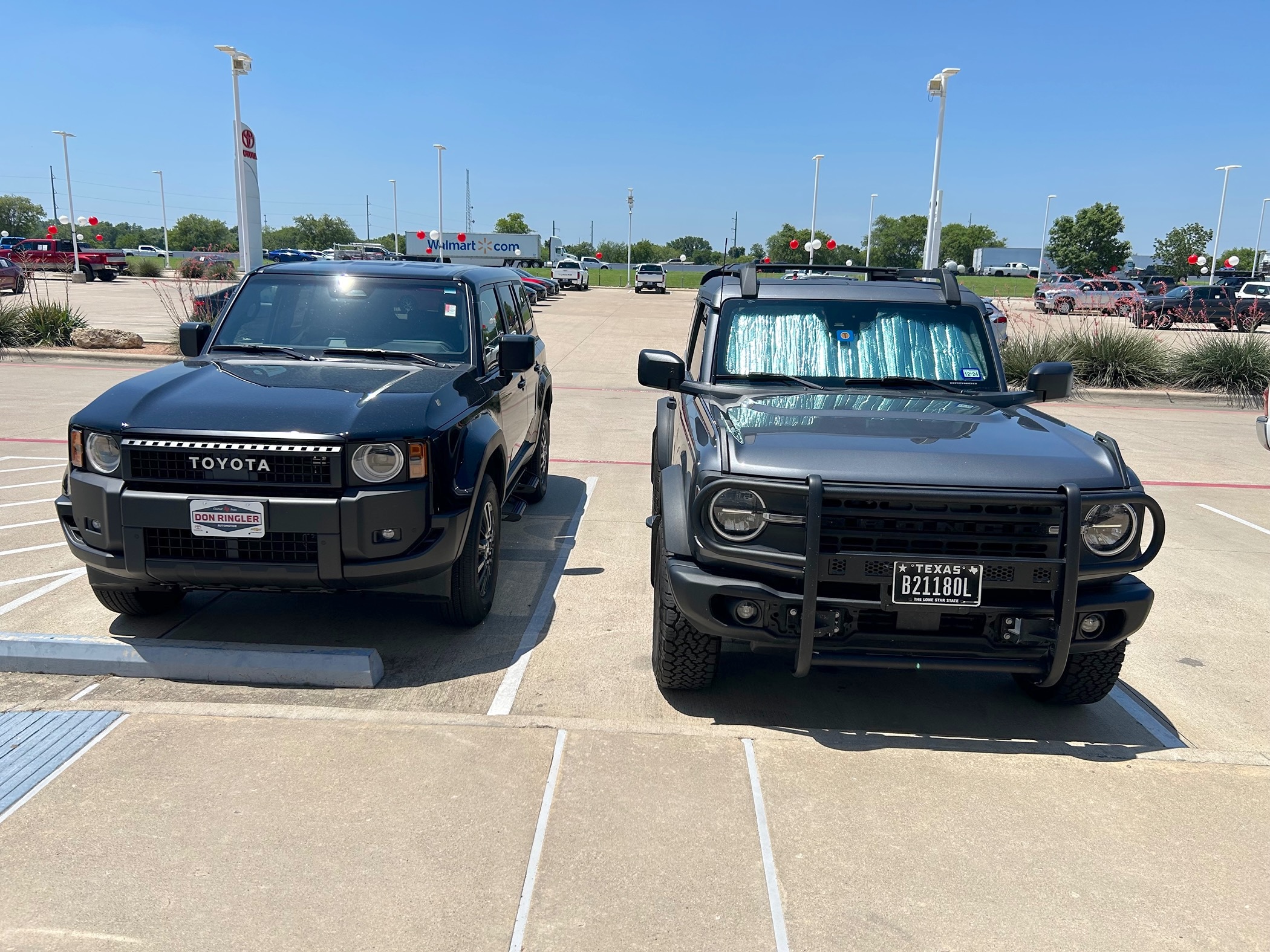 2024 Land Cruiser 250 (LC250) vs. Bronco Black Diamond 2DR ...