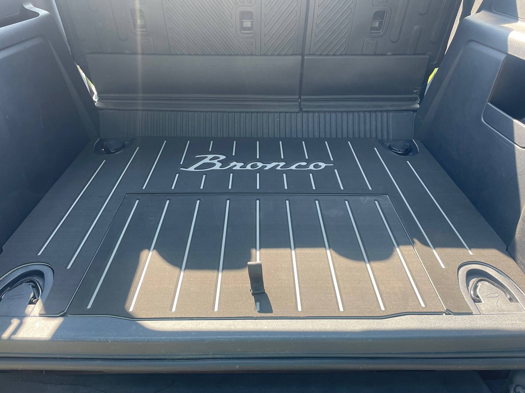 Coolest custom cargo mat floor installed | Bronco6G - 2021+ Ford Bronco ...