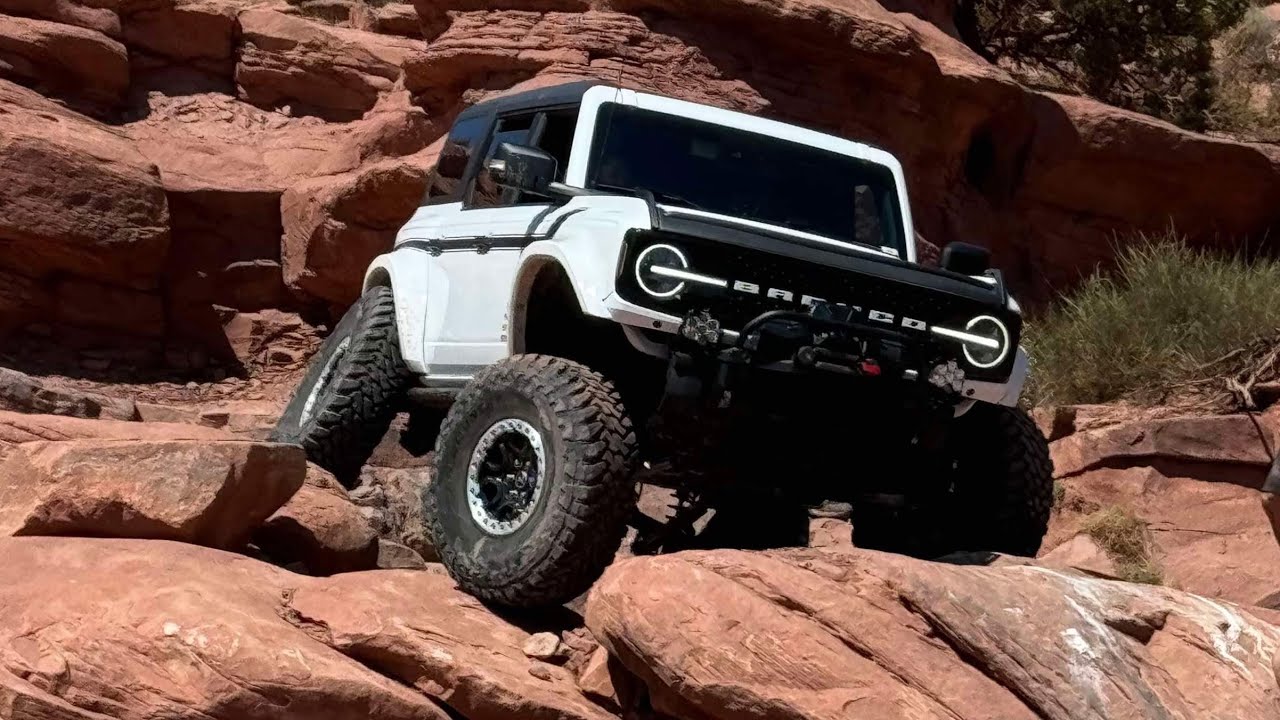 Cliffhanger Trail in Moab with Bronco on 74Weld Portals | Bronco6G ...